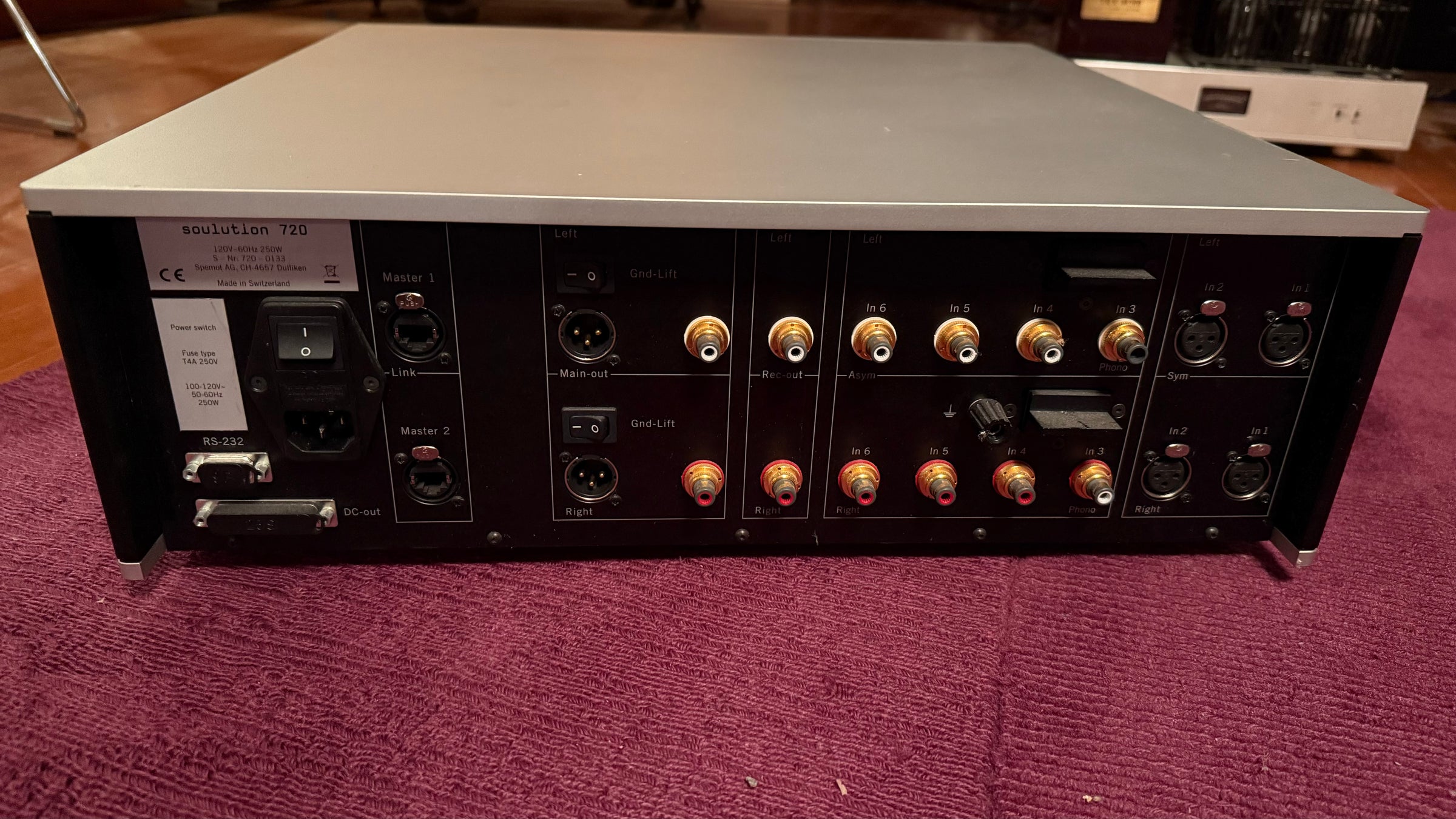 Soulution 720 Preamplifier with Phono [Previously Owned] — Alma Music ...
